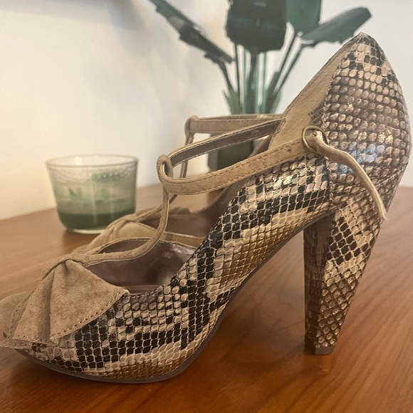 Seychelles | Shoes | Seychelles Heritage Anthropologie Snake Print ...